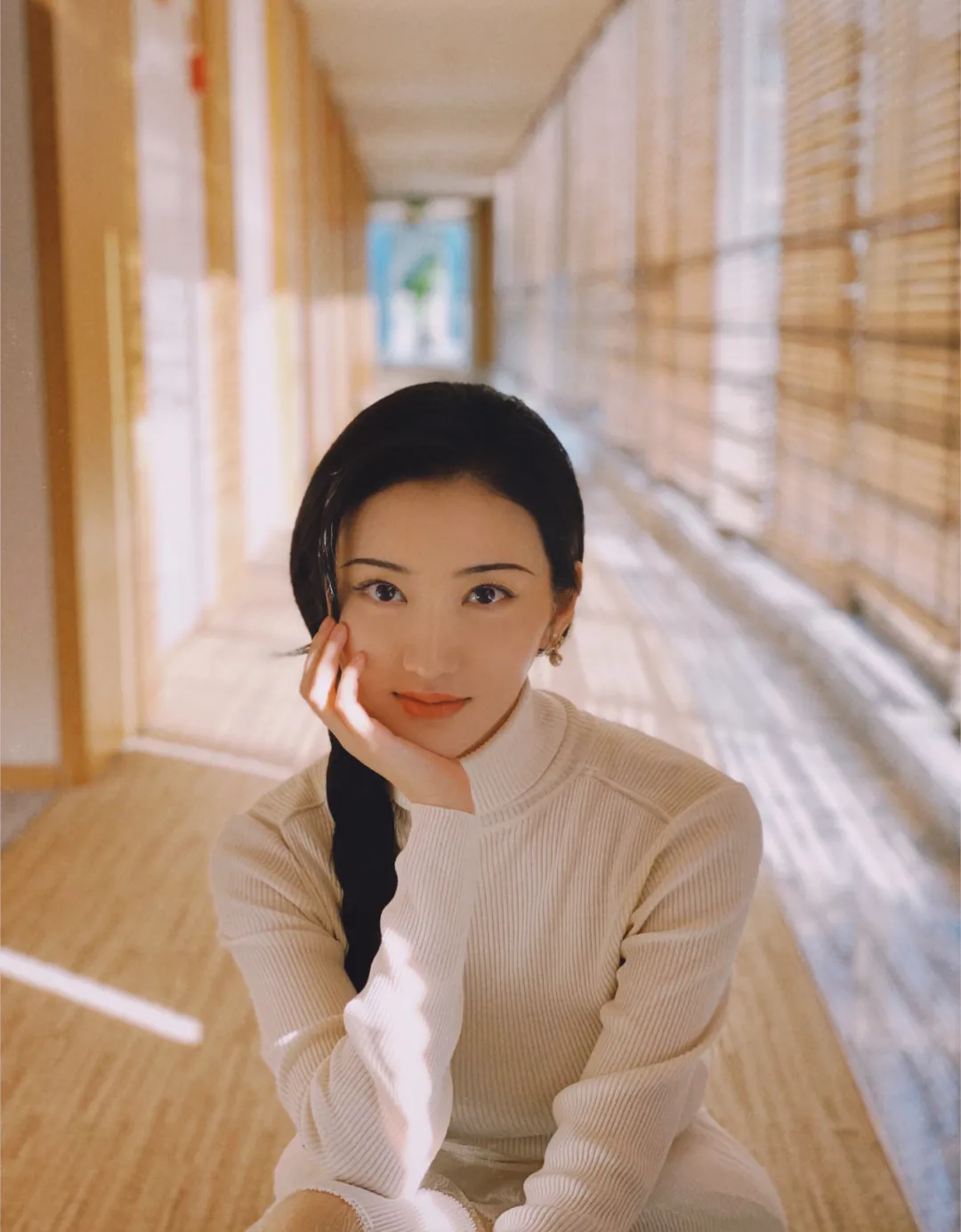 Jing Tian's "Si Teng Mei" with the same style, Jin Chen and Bai Lu are ...