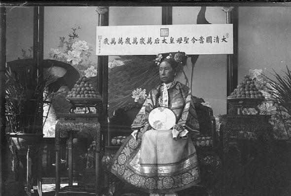 Cixi's "real photos" have been collected by the American Museum, and ...