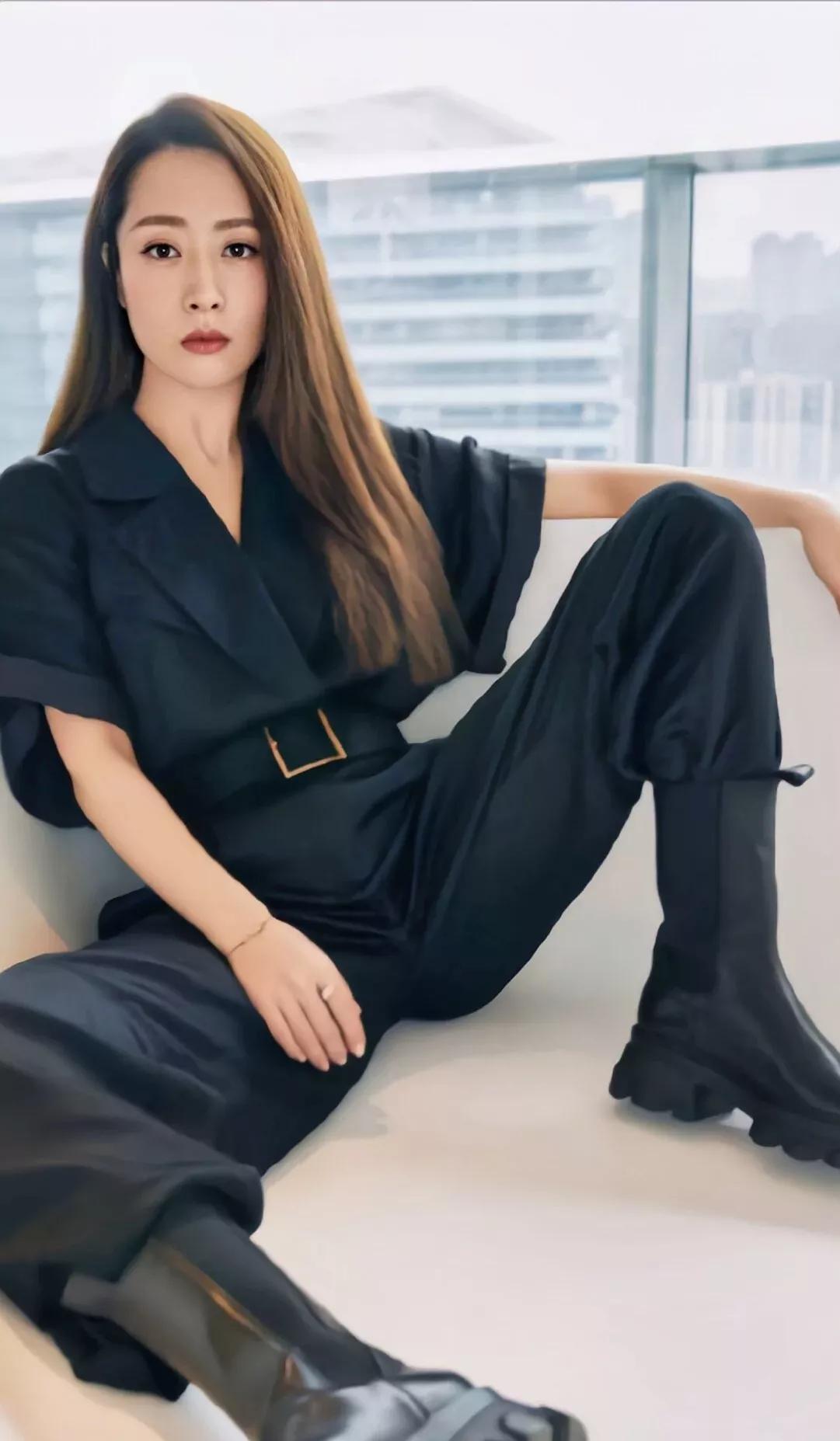 Bai Bing, a woman who looks like Kim Hee Sun - iNEWS