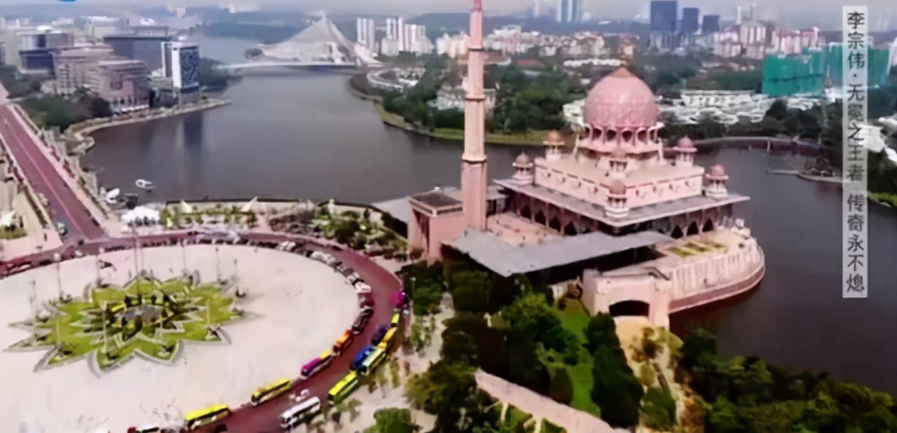 After Li Zongwei's success in fighting cancer, his body was thin. The ...