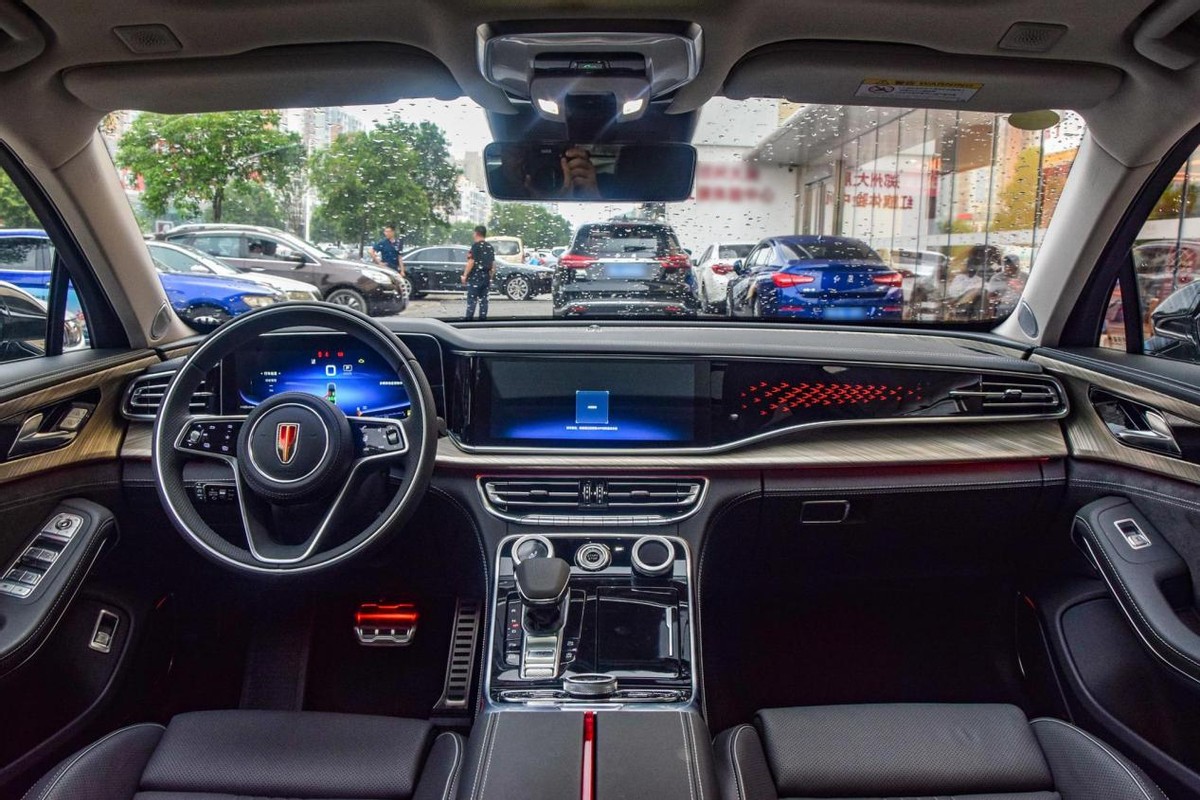 "The light of domestic products" Hongqi H9, sales catch up with CT6, S90, is it a success? - iNEWS