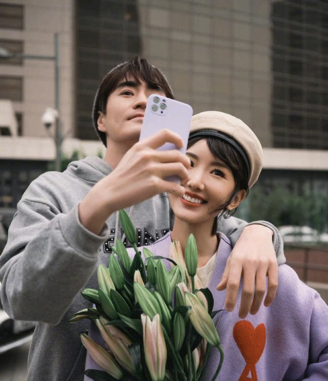 Is Mao Xiaotong and Yang Jue in love?Take a couple big shots and ...