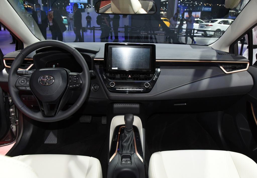 Toyota Lingshang, Honda Lingpai, and Volkswagen Sagitar compete on the ...