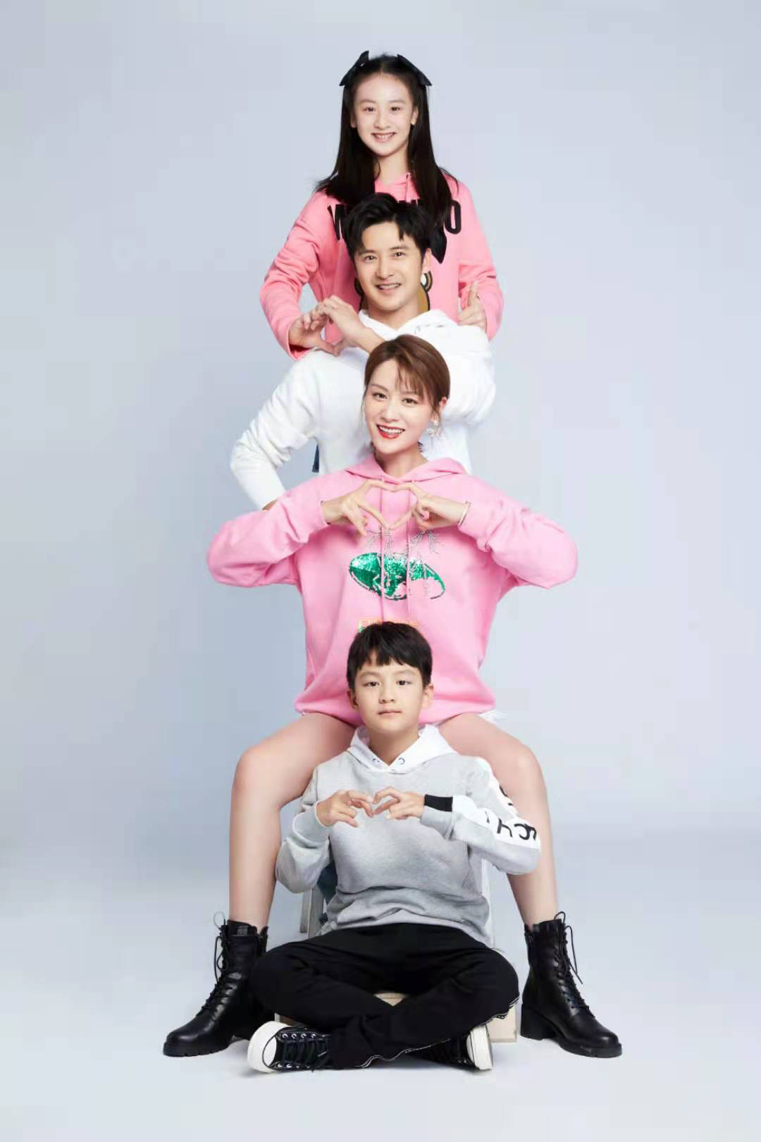 The four of Tian Liang's family are disciplined, and they even wear ...