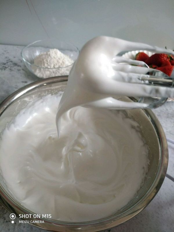 Soft and sweet beautiful pretty girl, strawberry hug roll, delicious ...