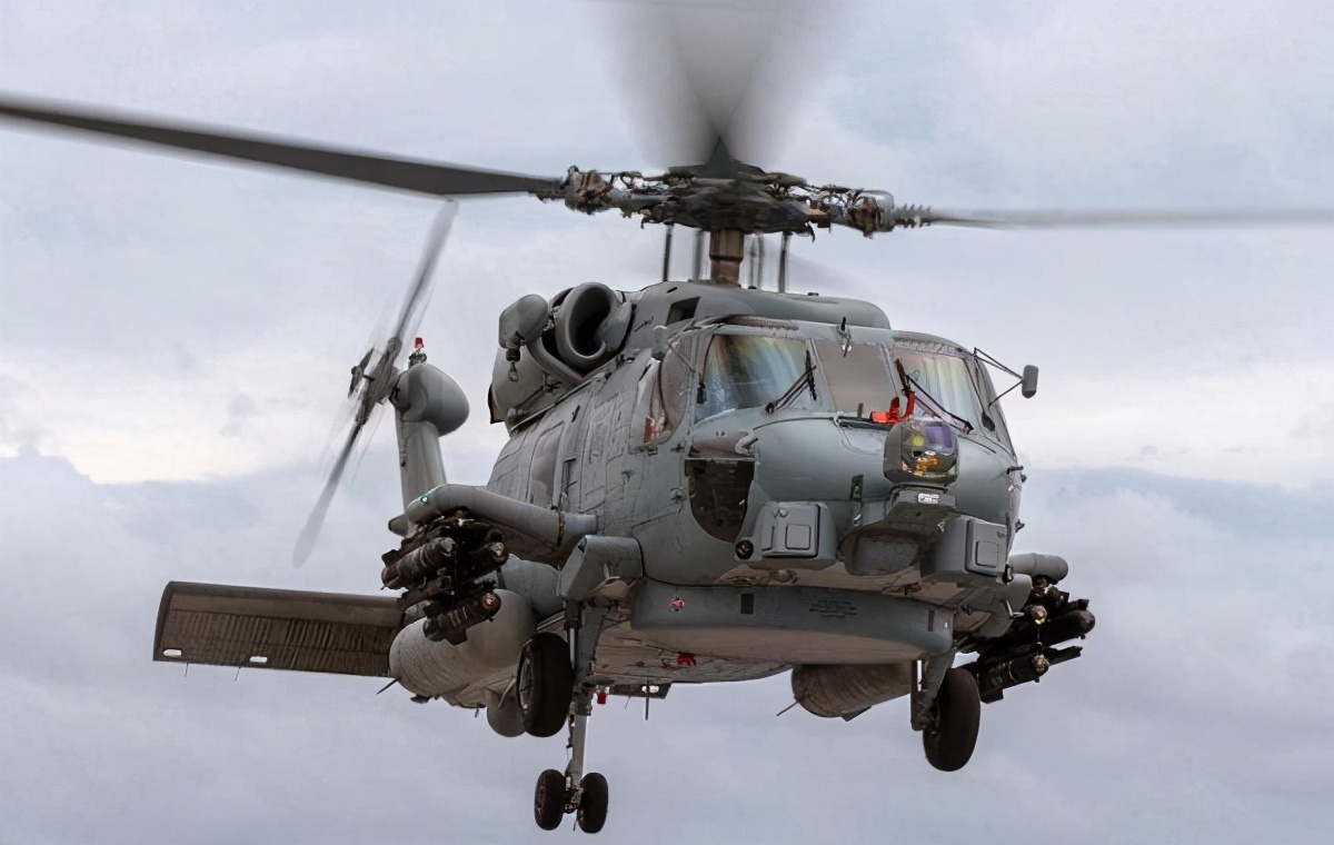 The Z-20 shipborne anti-submarine helicopter mounted weapon training ...