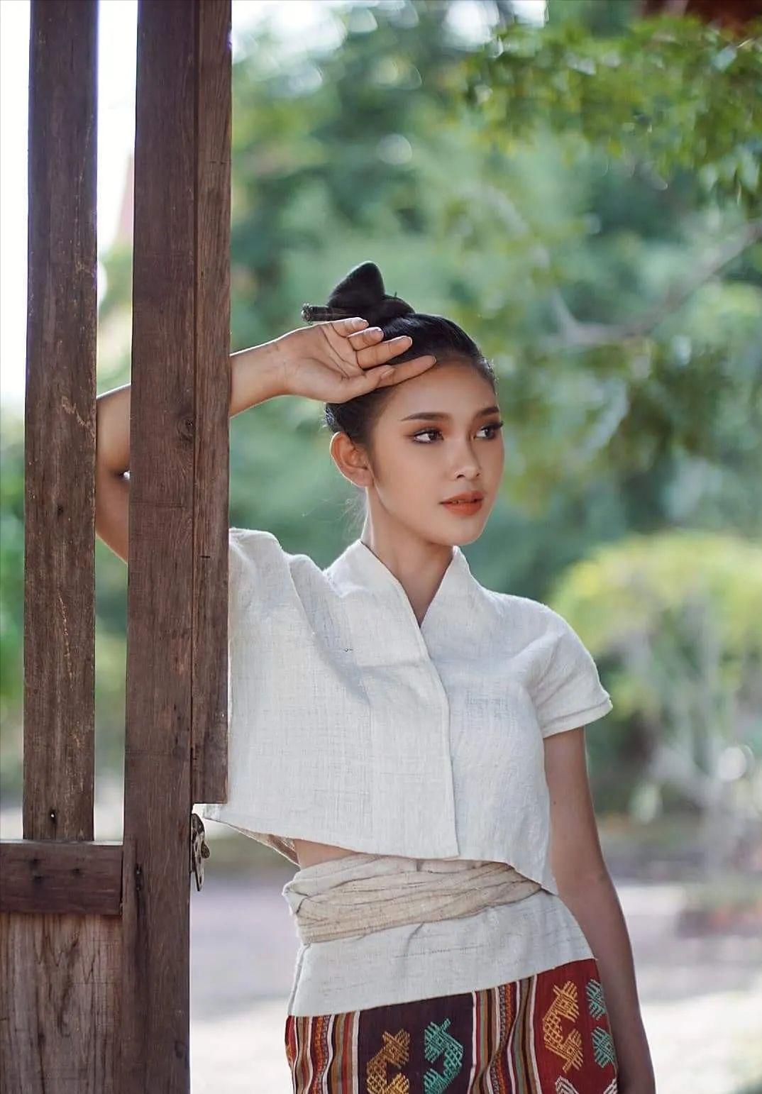 Daily update of Laos super "oxygen goddess" Jin Nali - iNEWS
