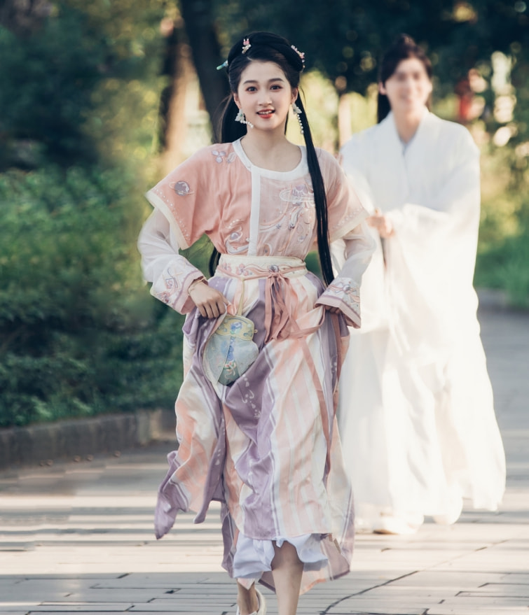 "The Last Winner" struck, Guan Xiaotong and his brothers reasoned about ...