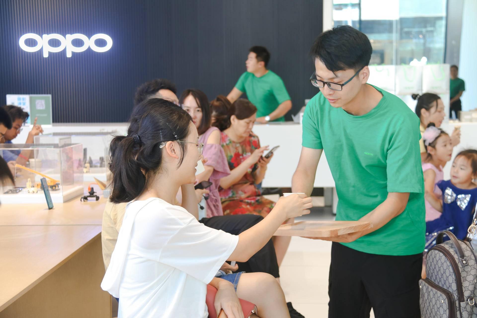 How to use the airport VIP lounge?This service is exclusive to OPPO ...