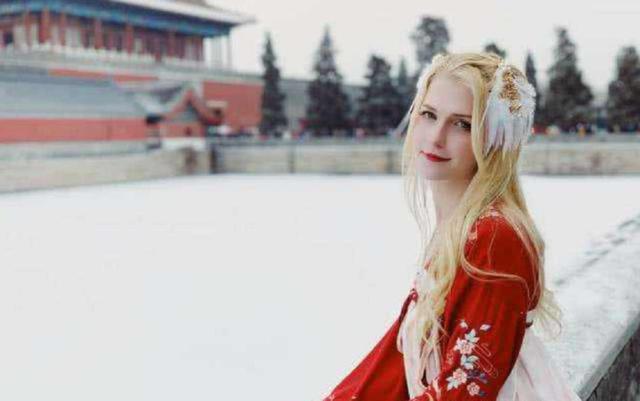 When foreigners are fascinated by Chinese Hanfu, the whites have high ...