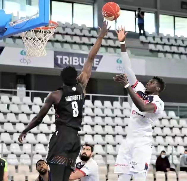 He is 2.11 meters tall and has a wingspan of 2.28 meters!With 27 points ...