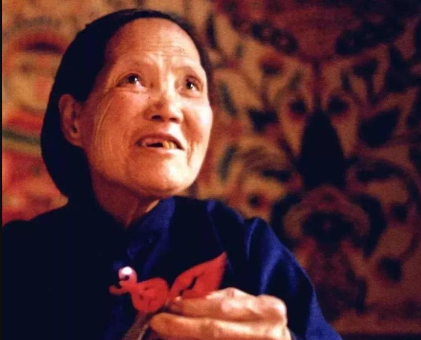 "Flower-cutting Lady" Ku Shulan: 4 years old married at 17 years old ...