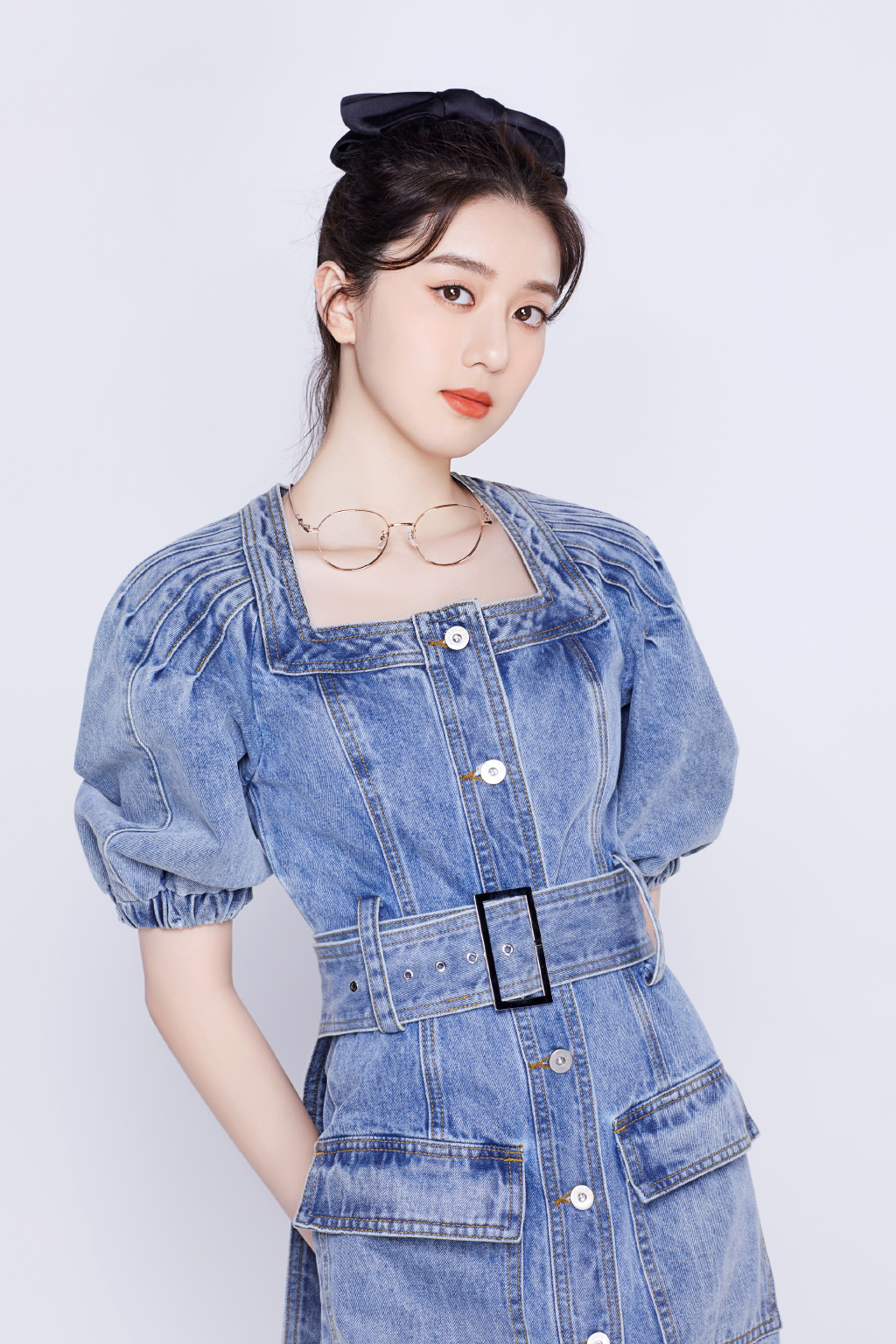 22-year-old Li Kaixin shared her childhood photos on her birthday ...