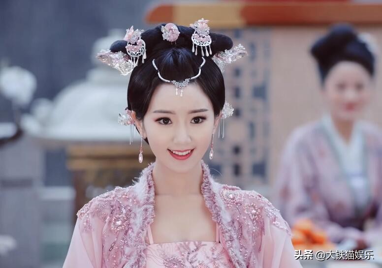 Winking girls, let these 12 actresses tell you what is meant by "aura ...