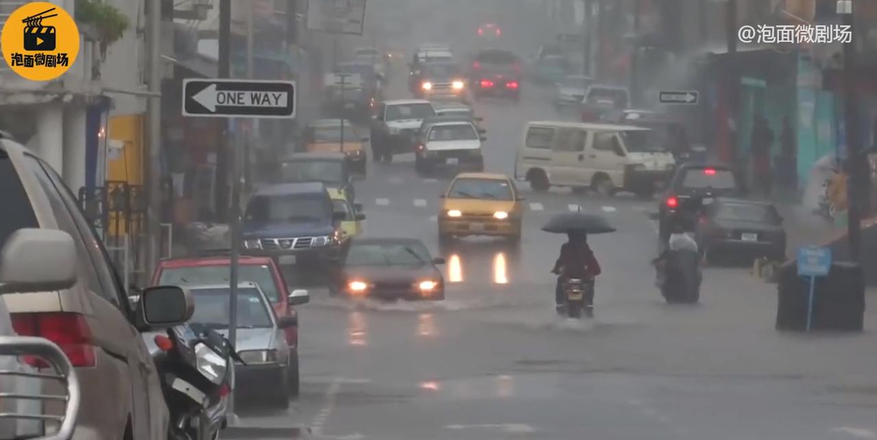 Liberia, a poor African country: the city's infrastructure is rotten ...