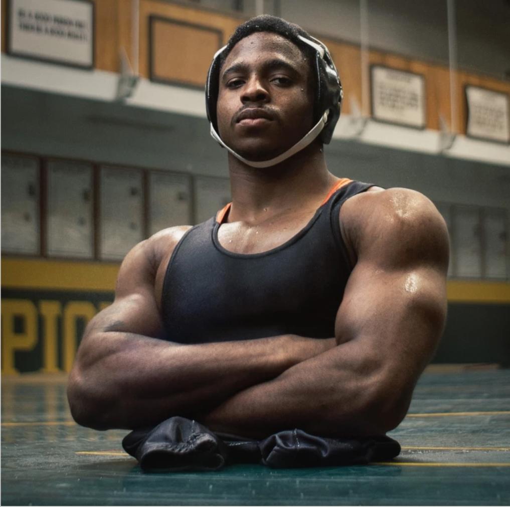 A wrestler with only half of his body was abandoned by his parents at ...
