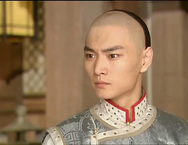 It's a pity that those actors in costumes who have good looks and ...