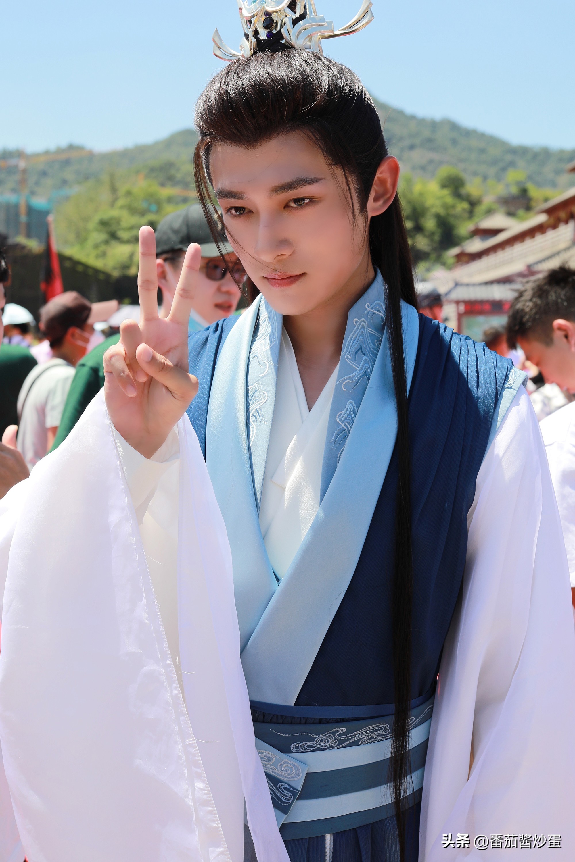 "A Thousand Years Order" is launched, Zhang Yuxi and Tong Meng are ...