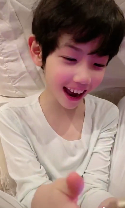 Yang Shuo's wife rarely exposes his 9-year-old son, Yang Yuchen's ...