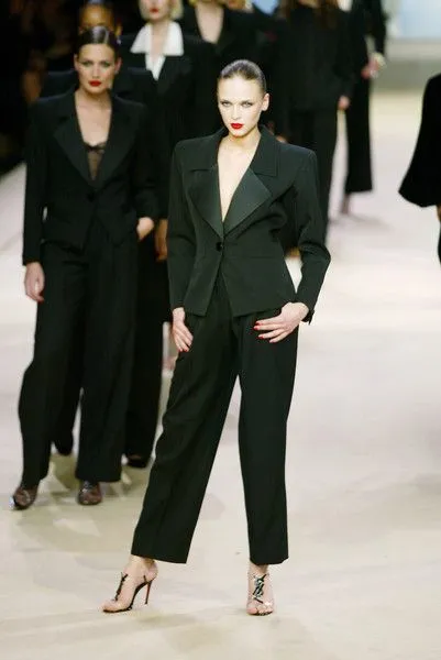 What is the "Le Smoking Smoking Suit" of Jiaren Women's Influence Night ...