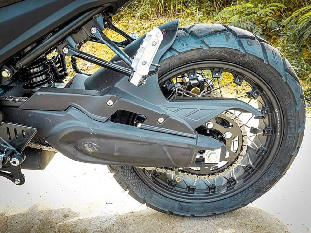 The two-wheeled motorcycle built by Geely has a very domineering ...