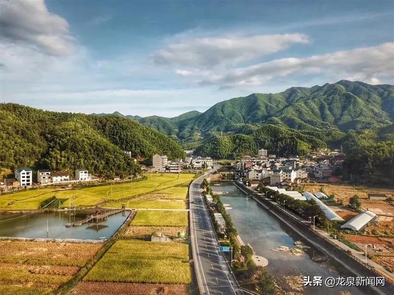 The long holiday village tour starts today, the first stop: Shangjin ...