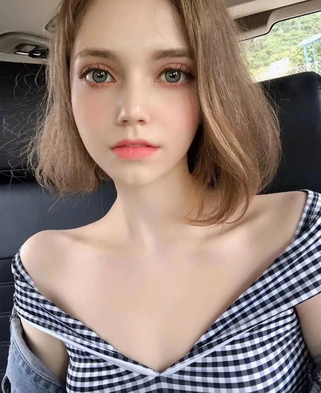 Rike Chloe A German Korean Mixed Model Born In 1998 She Is Only 23 Years Old This Year Inews