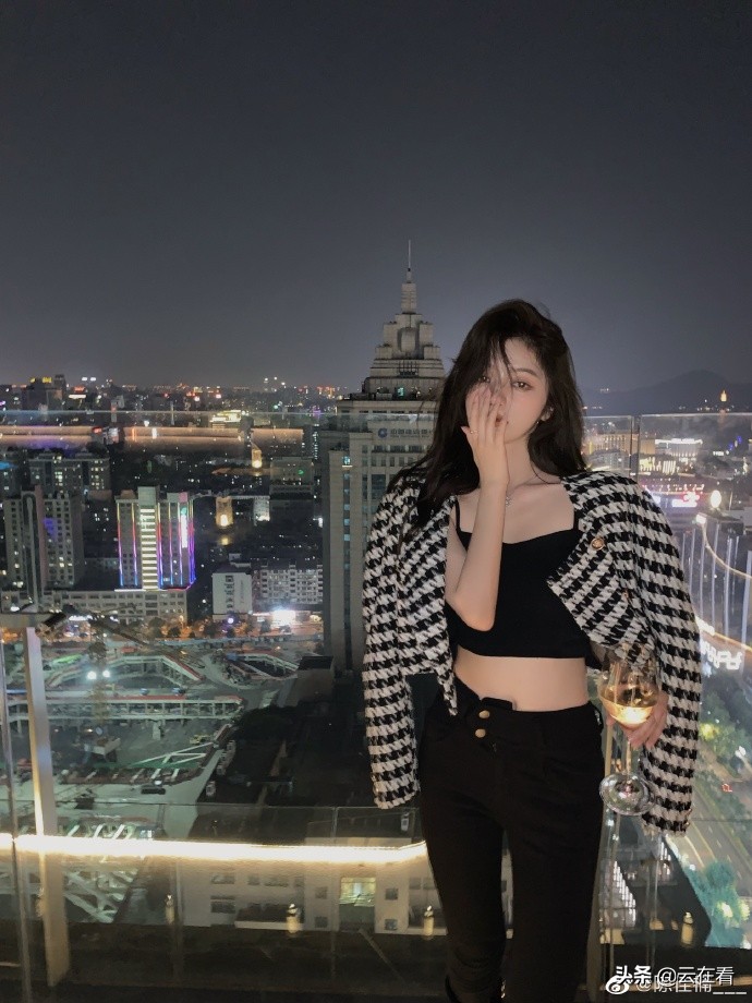 Internet celebrity beauty Chen Jianan has a charming and charming face - iNEWS