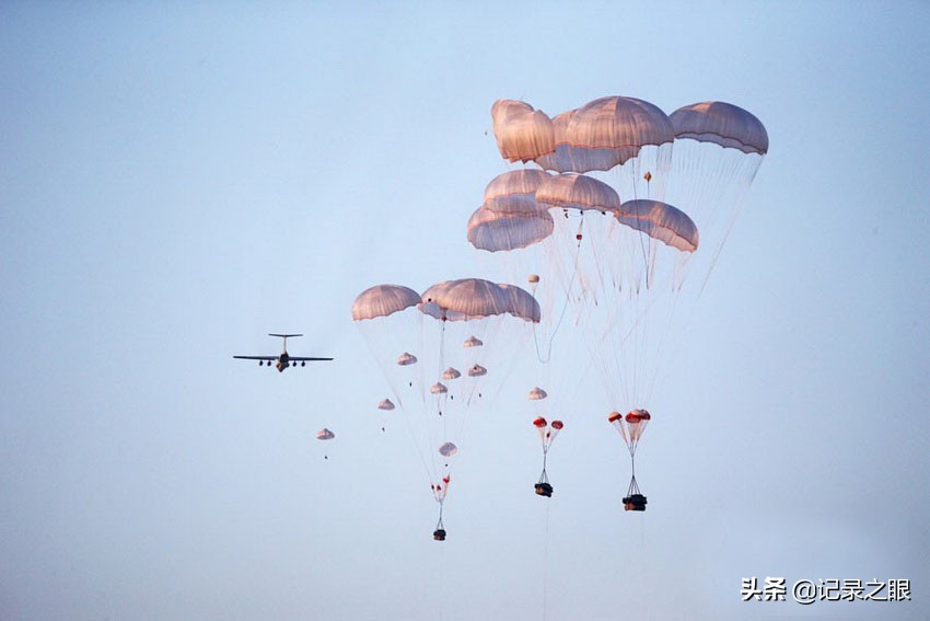 It's not easy. China is the third country to master heavy airdrops ...