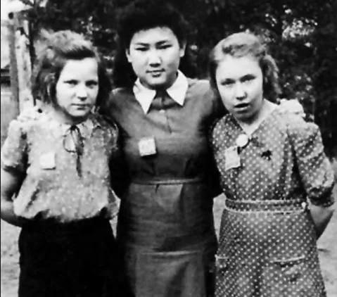 In 1940, Zhu Min and Zhu De met for the first time after 14 years of ...