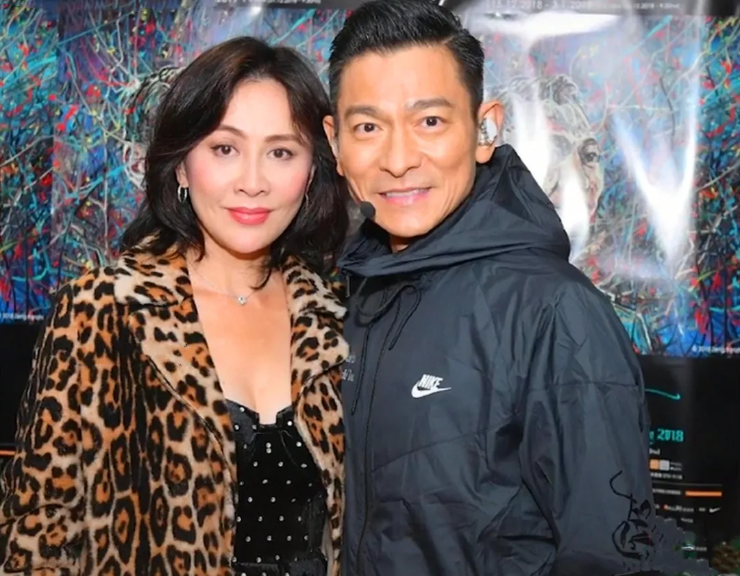 How to get a photo with Andy Lau?Stars line up for a group photo in the ...