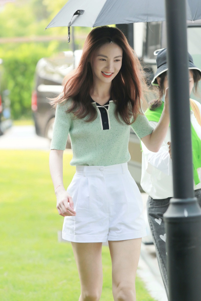 Jin Chen "spends money" for beauty again, wearing 4,500 shorts, the ...