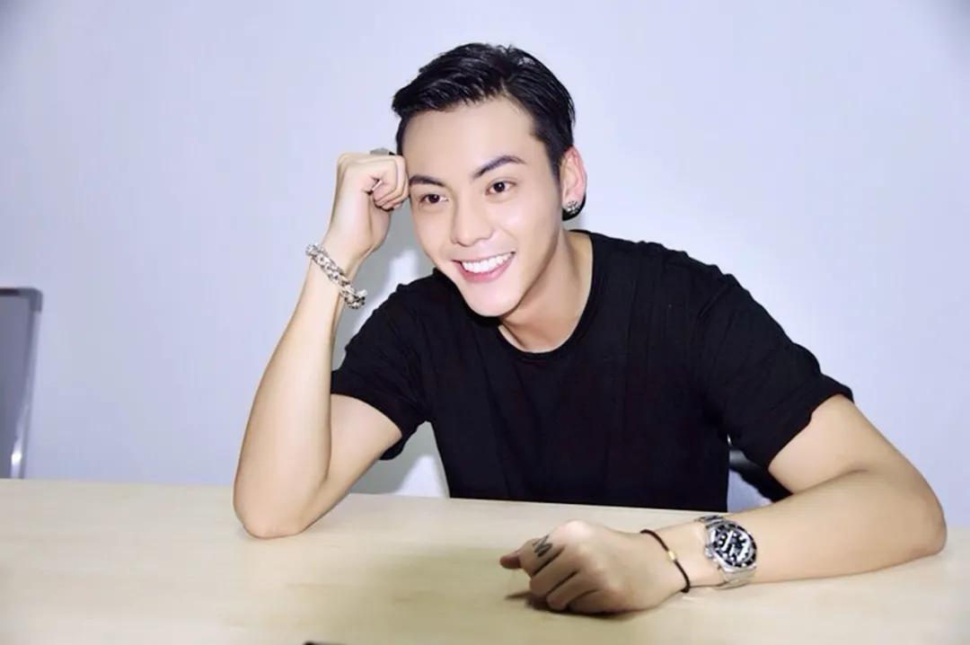 Little gossip: Yang Yang, Dili Reba, Zhou Yiran, Jolin Tsai, Hawick Lau ...