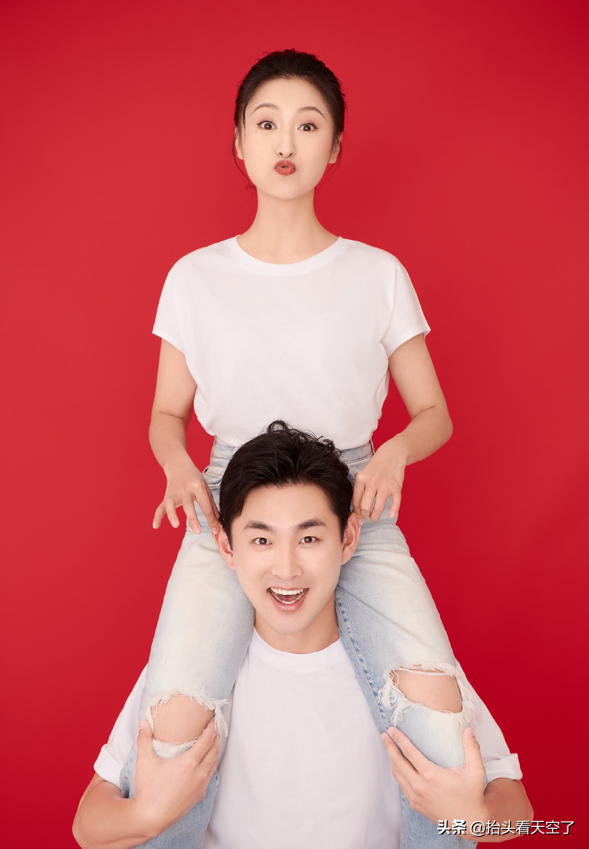 Wang Yanlin and Ai Jiani 520 announced their marriage - iNEWS