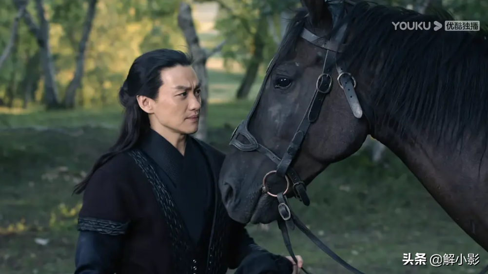 From the bohemian Ding Xiu to the restrained king of Yu Zhang, why did Zhou Yiwei attract me ...