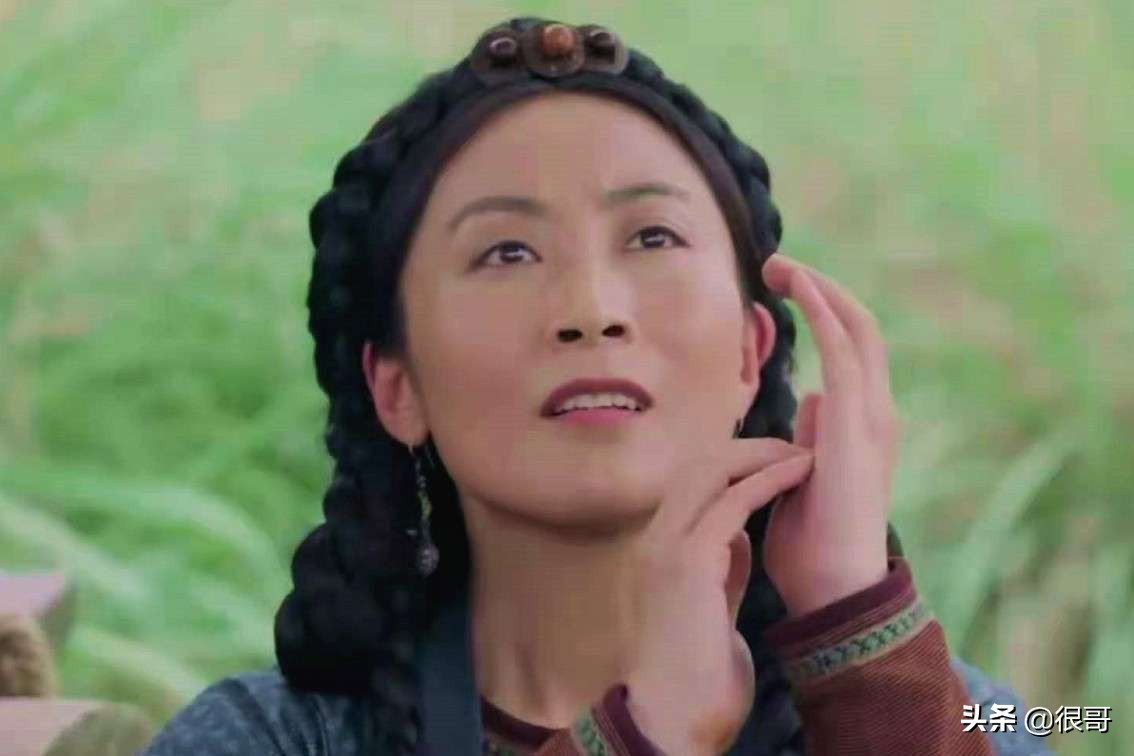 In Zhu Liqun's long song line, she plays Falcon's adoptive mother. She ...