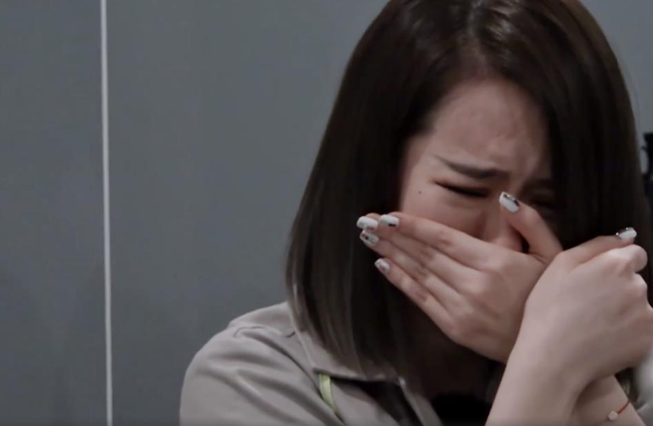 In "Jingqi Quest Night", Qi Wei was so scared that she covered her face ...