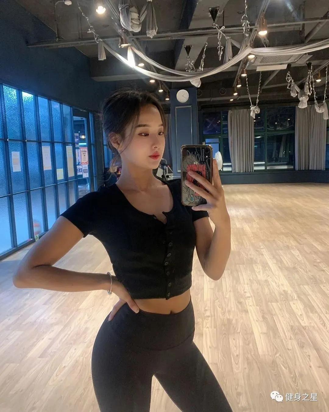 "Yoga version" Yang Chaoyue has a sensual body and beautiful lines. Is ...