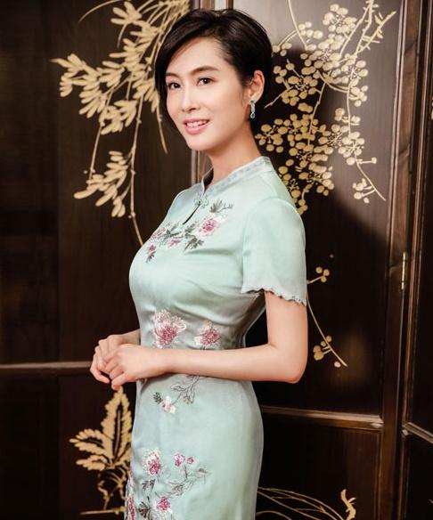 Zhu Yin's sexy old photos are exposed, her hot figure is bumpy, and her ...