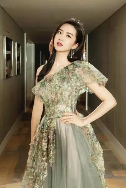 Beauty Photo Album (Xu Lingyue, Song Qian, Kan Qingzi) - iNEWS