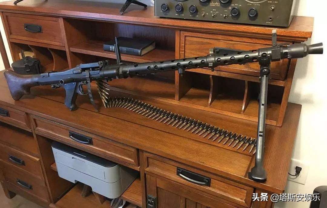 Comparison of seven light machine gun prototypes in "Call of Duty 16 ...