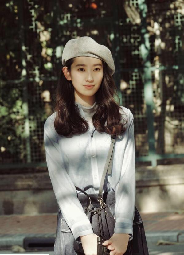 Outstanding appearance of the second generation of stars, Wang Manxi ...