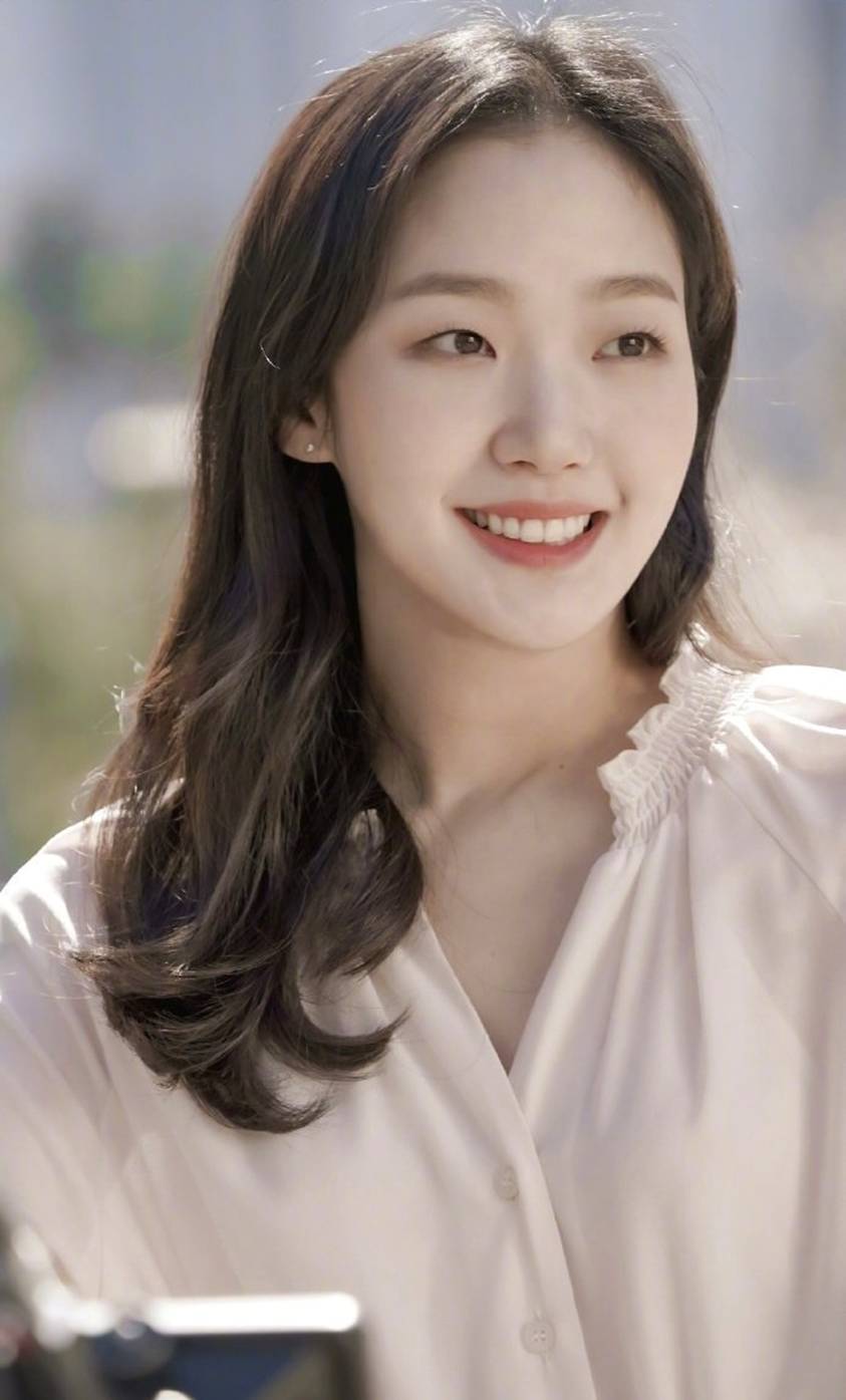 Jin Gao Yin is really outstanding. The apricot suits are stacked on ...