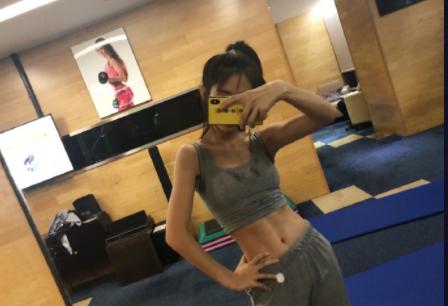 Fei Xing's full screen of strong abdominal muscles, no wonder you want ...