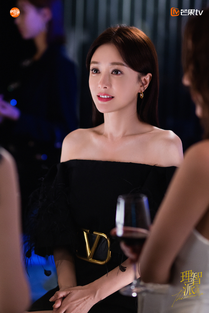 Workplace dressing is also beginning to roll up?"Rational Life" Qin Lan ...