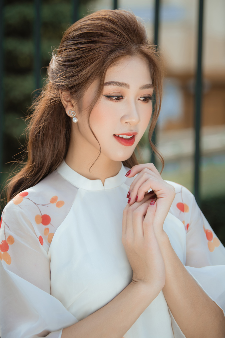 2020 Vietnam Top Ten Miss Dang Van Ly is very beautiful in long skirts ...