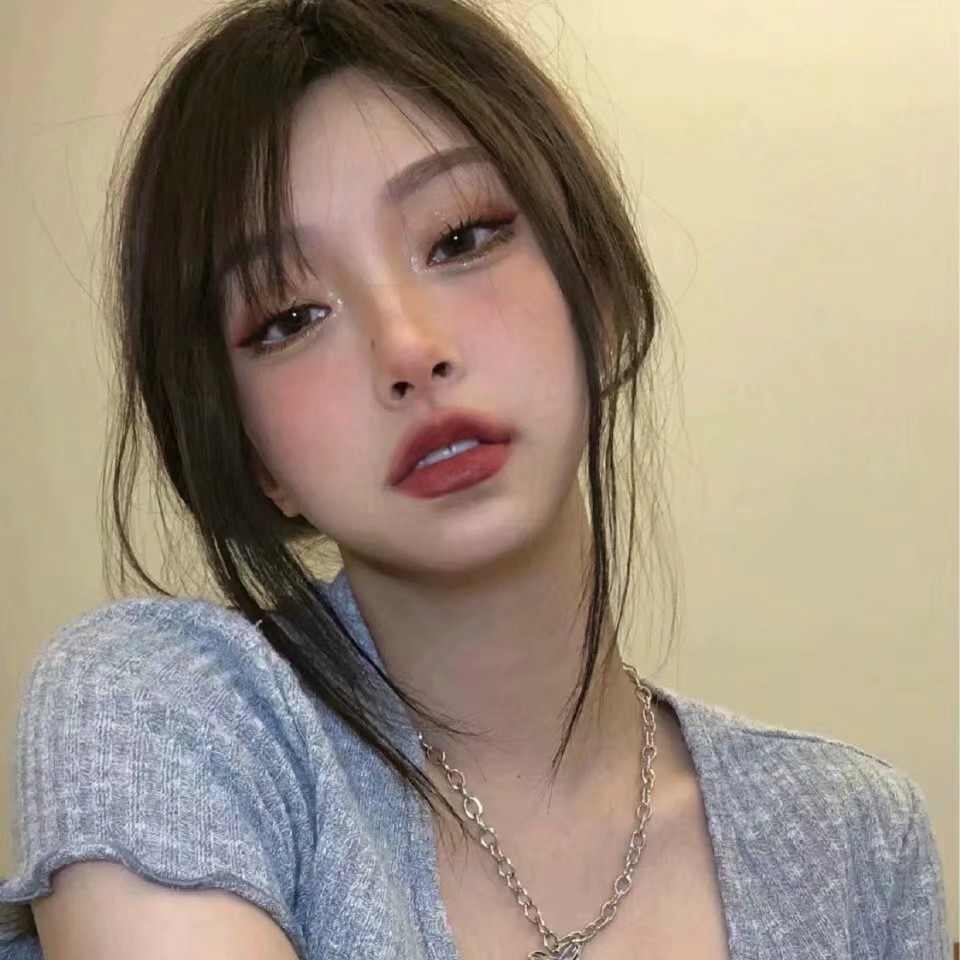 With these small features on the face, it looks more attractive, this ...