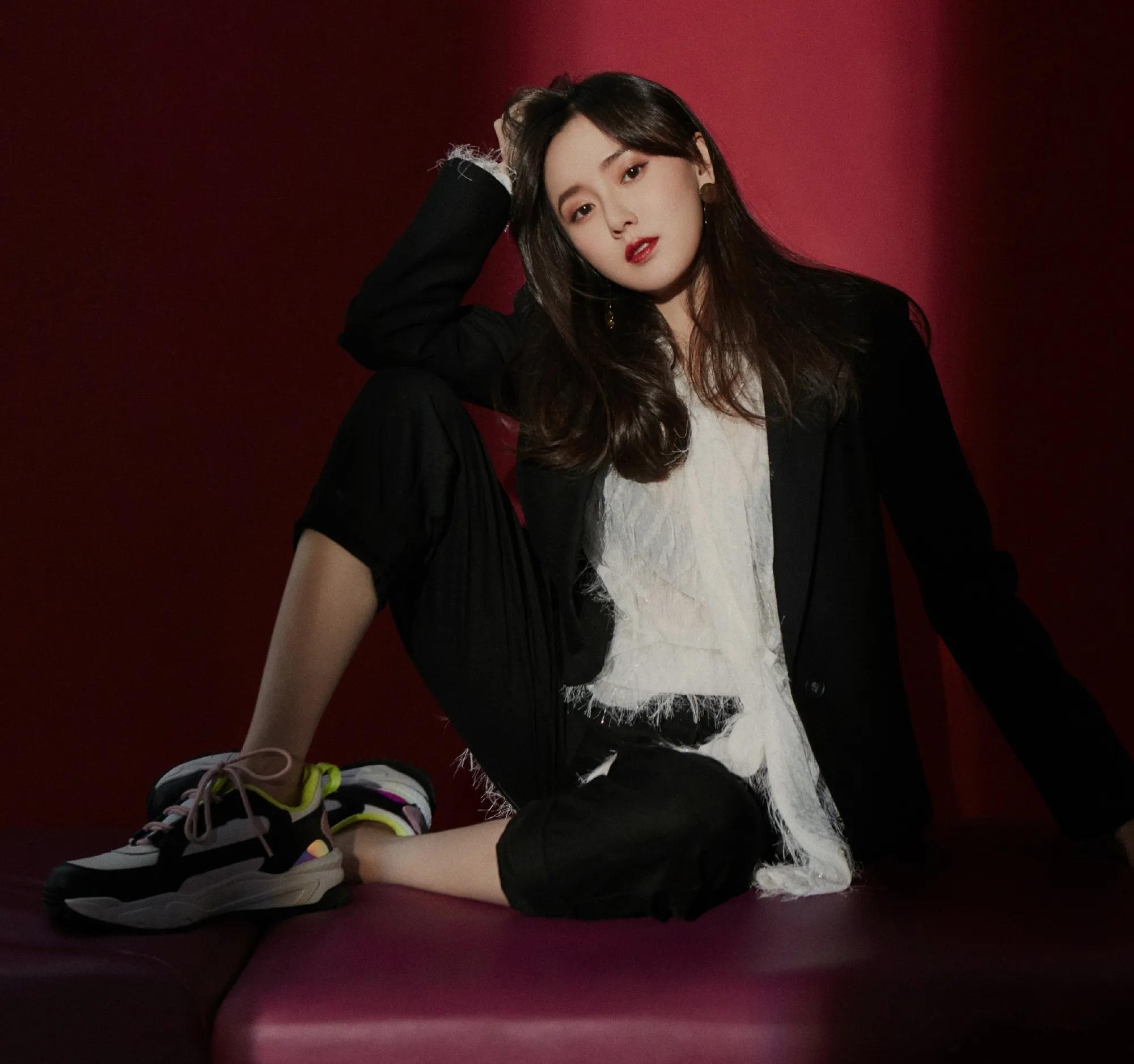 Changeable palette of colorful life Jiang Kaitong - iNEWS