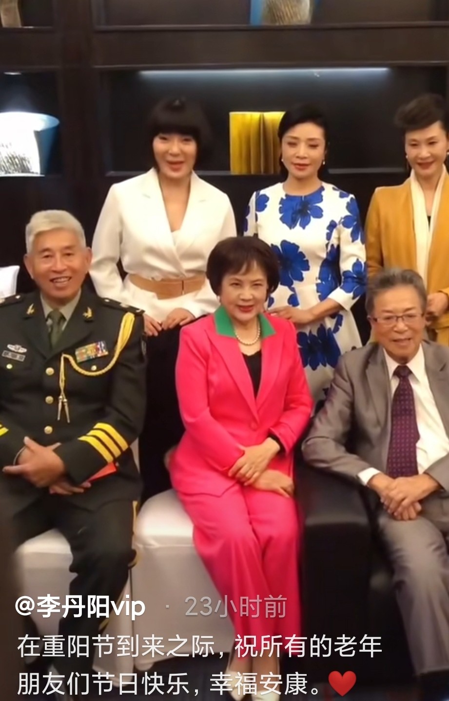 Old artists gathering, 75-year-old Cheng Zhi's face was thin and his ...