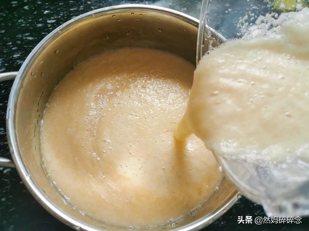 Homemade autumn pear paste, a cup of sweet water every day, so that the ...